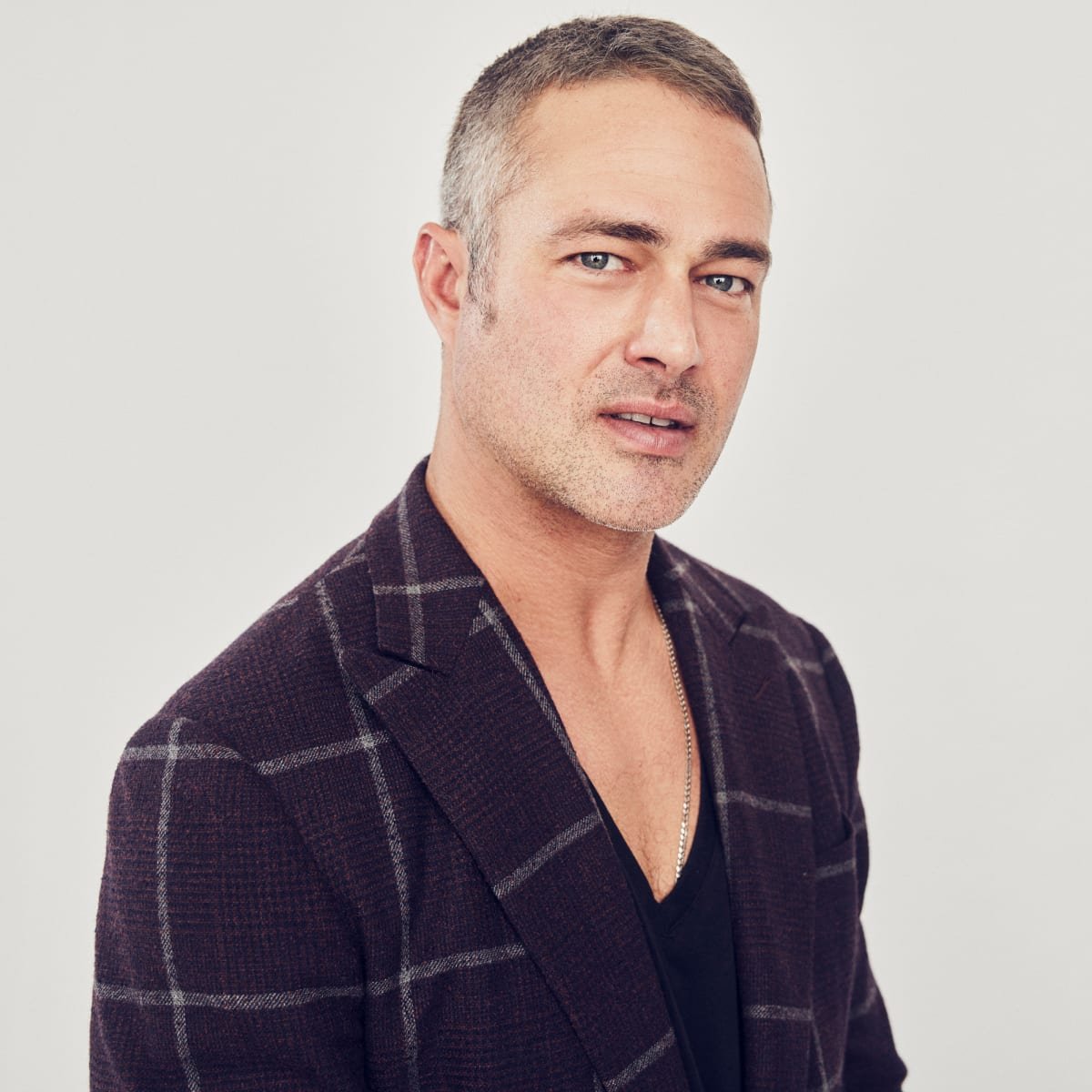 Why did Taylor Kinney Leave the Chicago Fire?? What is Next for Him ...